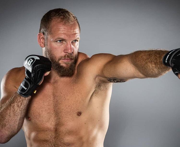 James Haskell si da al combattimento, diventerà un lottatore di MMA
